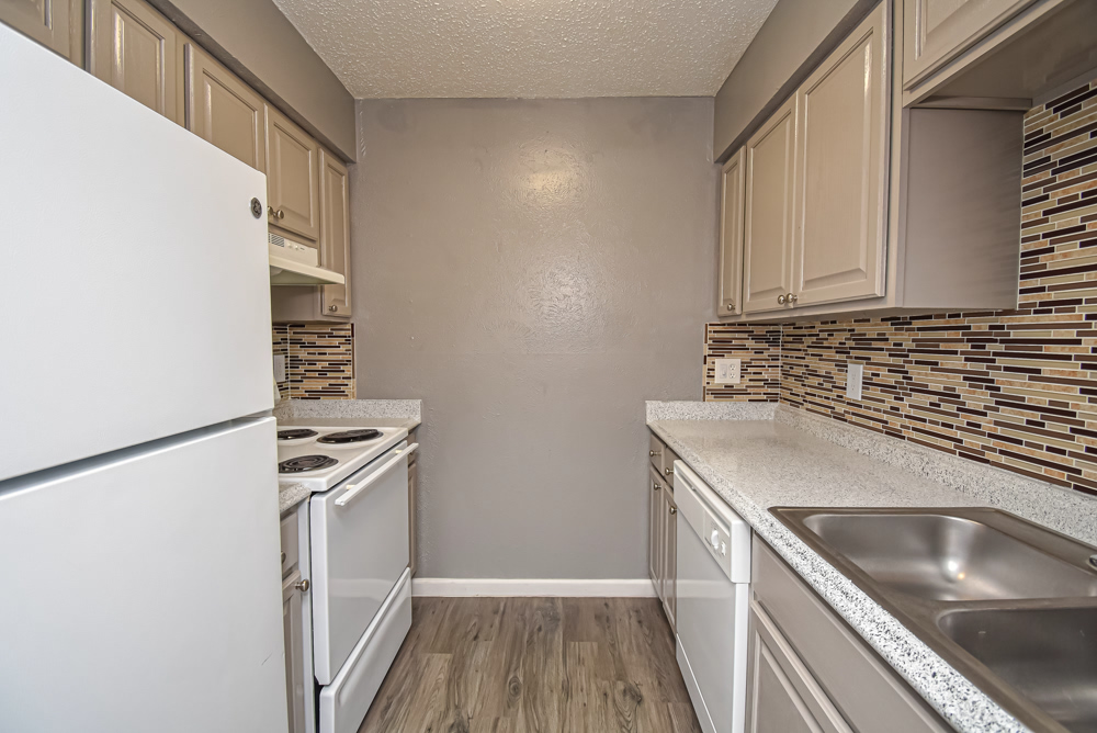 Summit Park Apartments | Carrollton, TX | (972) 245-1571